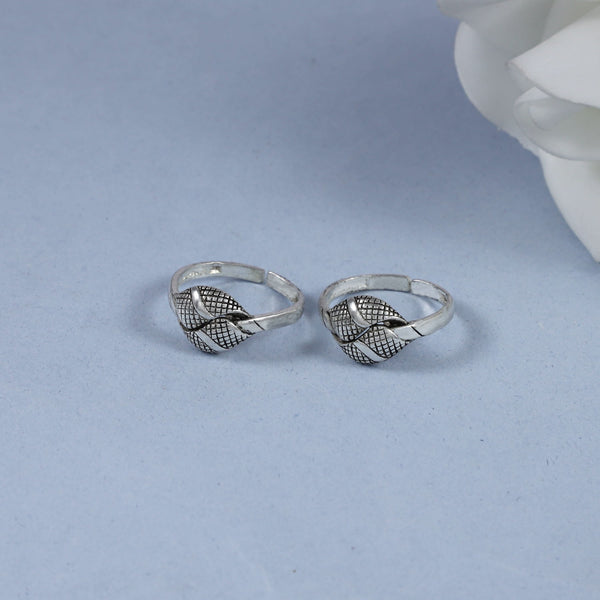 Aditi Woven Leaf Silver Toe Rings – PP Jewellers