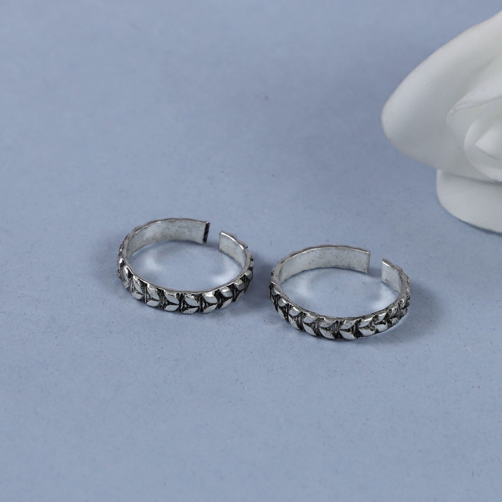 Reya Floral Bloom Silver Toe Rings – PP Jewellers